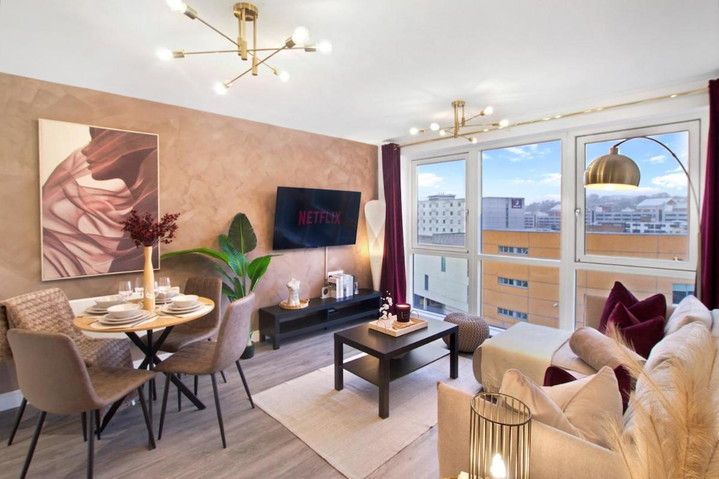 Stylish 2 Bed Apartment In Central Hemel, Parking - St Albans, UK