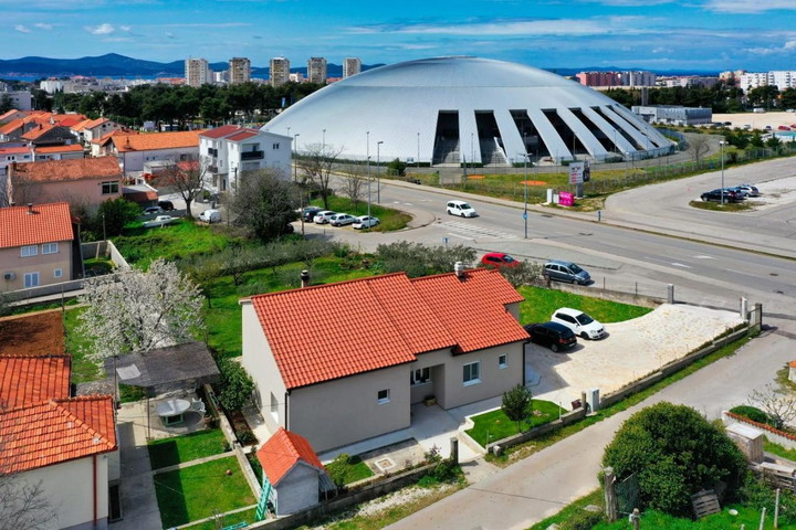 Apartman Lili Sa Privatnim Parkingom - Zadar