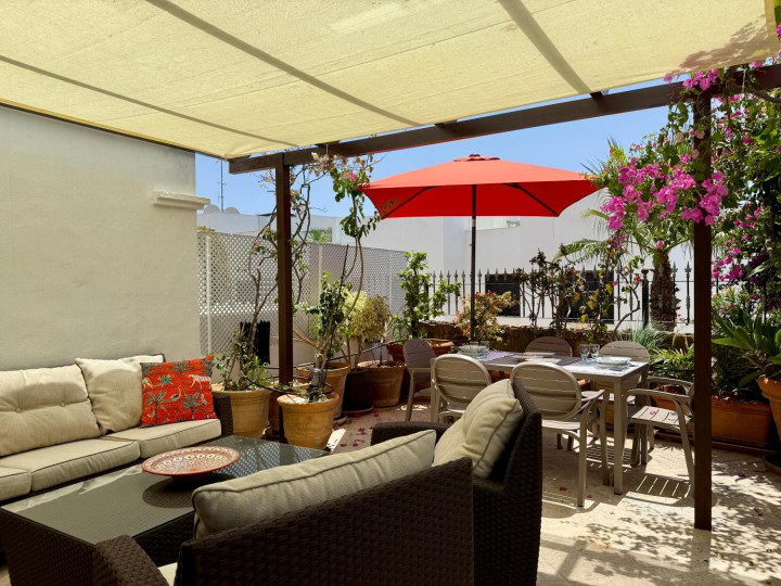Luxury Golden Mile Townhouse Near Puente Romano - Eaw Homes - Marbella