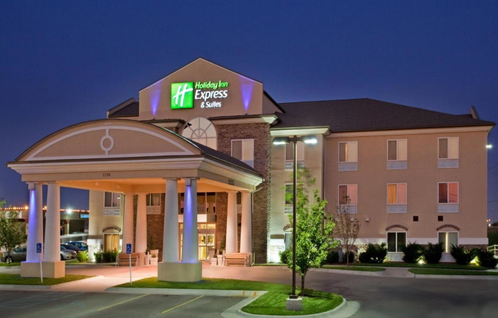 Holiday Inn Express Hotel & Suites Wichita Airport By Ihg - Wichita, KS