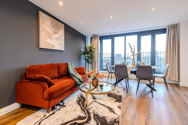 Central Bentwood 2 Bedroom Flat - Brentwood
