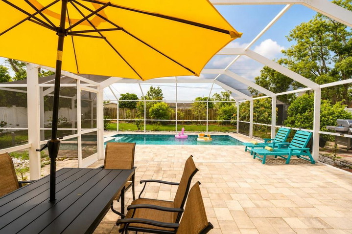 Sunshine State Oasis With Private Screened Pool & Hot Tub - Bradenton, FL
