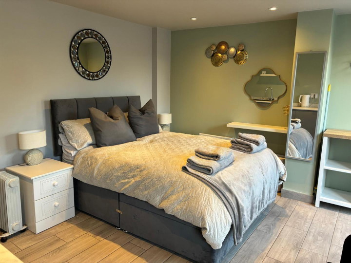 Studio Apartment - United Kingdom
