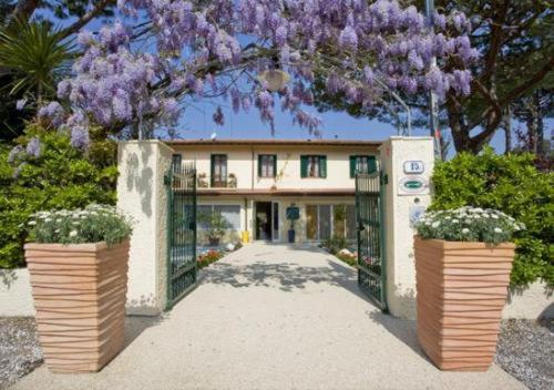 Hotel La Pace - Pietrasanta