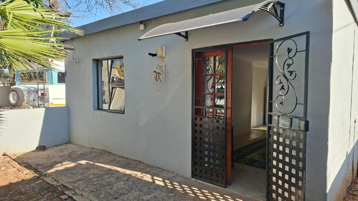 Dakota's Den - Hartbeespoort