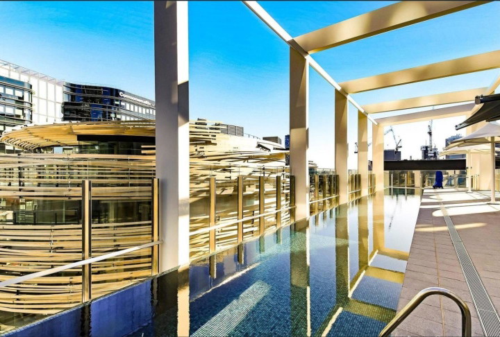Sydney City High Level Amazing 2 Bedroom 2 Bathroom Condo With Pool - North Sydney