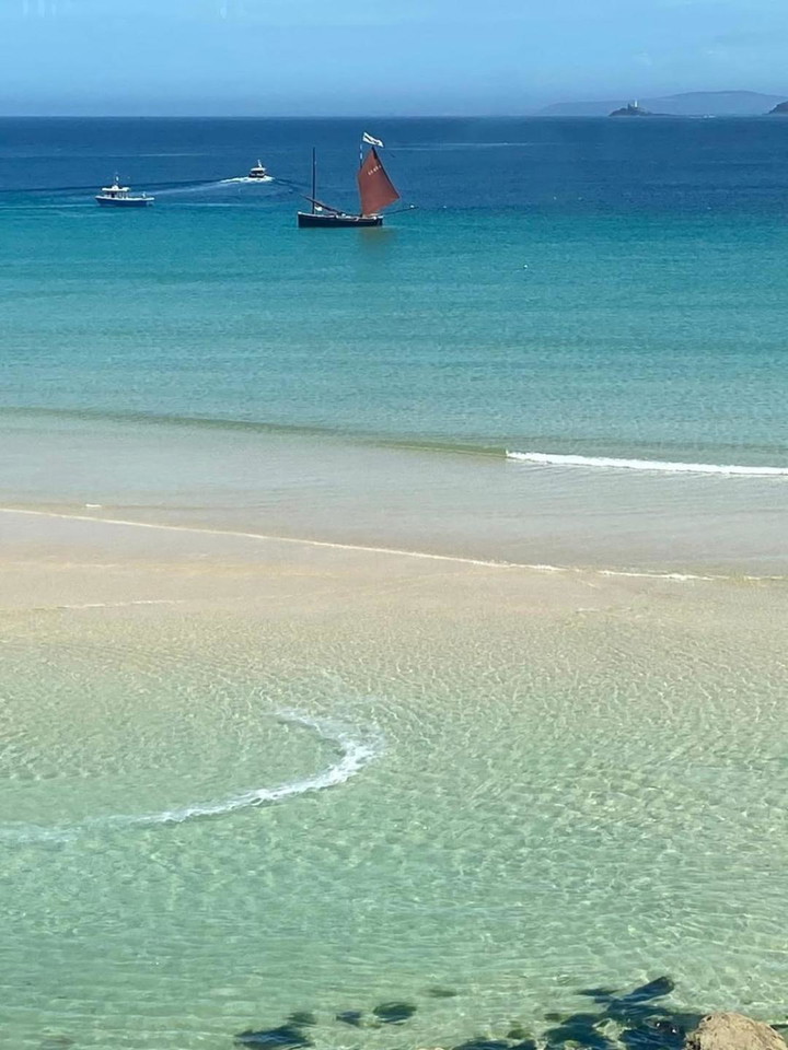 Sea & Lighthouse Views Patio & Parking - St Ives