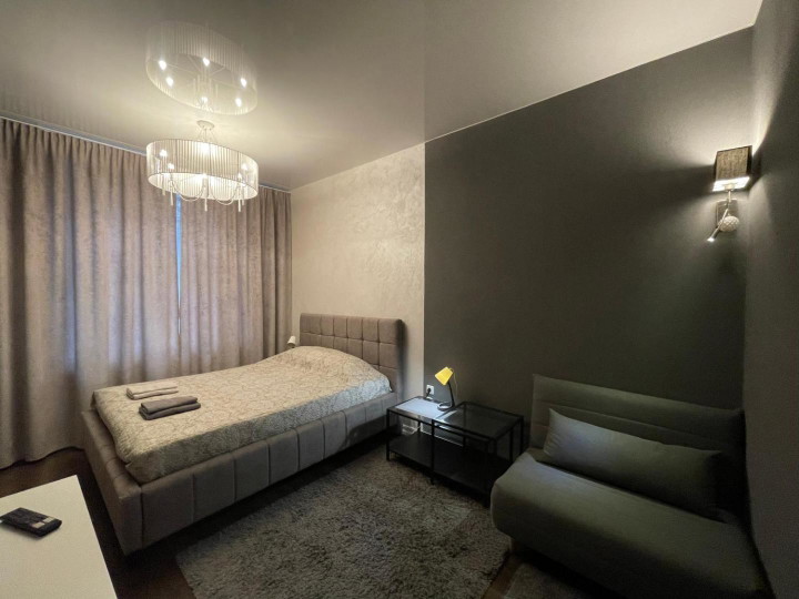 Kingsize Bed Self Check In & Smart Tv - Riga