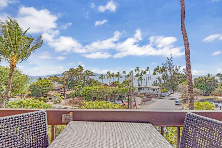 2 Bd/2bath Condo With Ocean Views. Mv 1411 - Maui, HI
