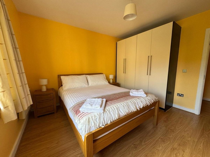 Bright 2-bed Apt | Close To Airport | City Links - Dublín