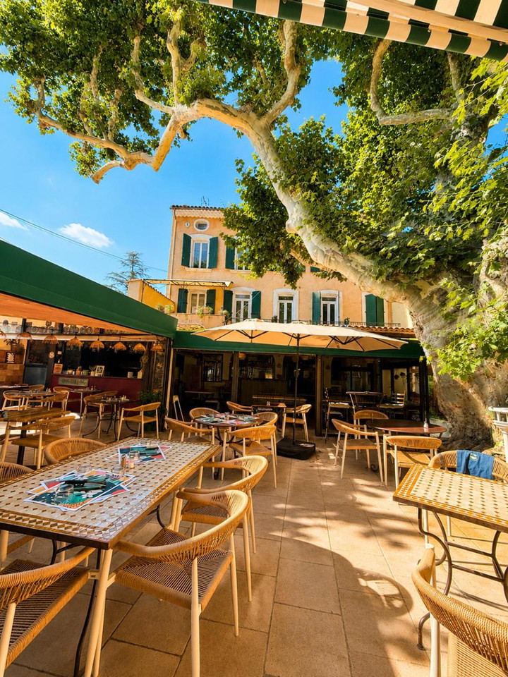 Le Grand Hotel Restaurant - Salernes