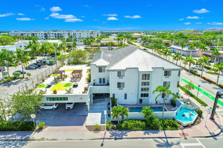Naples Park Central Hotel - Naples, FL