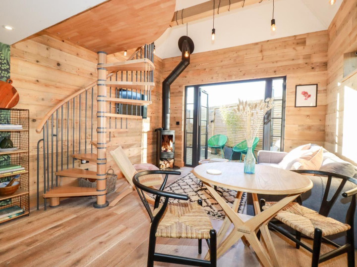 Little Beach Cabin - Holywell Bay
