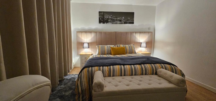 Glebe House - 2 Bedroom Beautiful House That Sleeps 6, With Free Private Parking, Easy Access To City Centre, And Near The Motorway - Rochdale