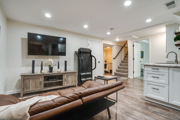 Chic Minneapolis Apt - 6 Blocks To Lake Nokomis! - Minneapolis, MN