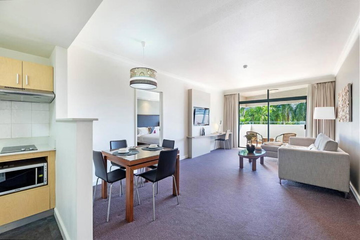 'Towering Palms' Resort-style Apartment With A Separate Studio - Darwin
