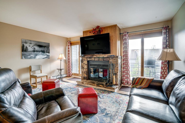 Silverthorne Condo: New Pool & Hot Tub + Fireplace - Colorado