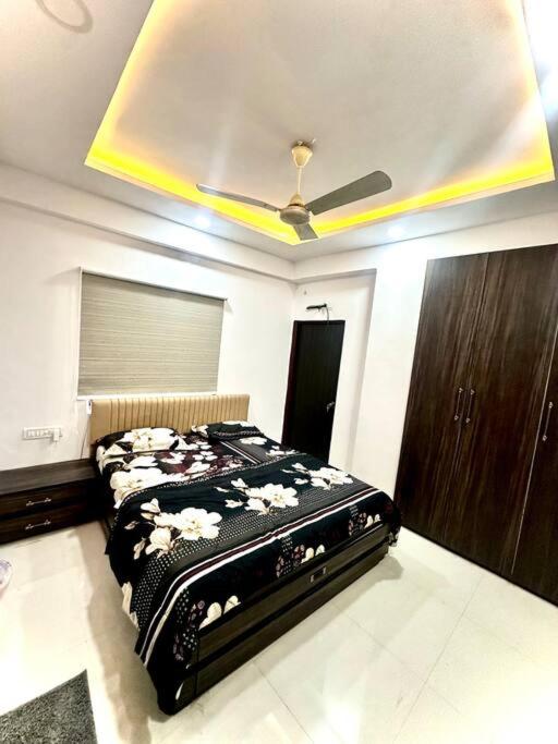 Cozy 2bhk With Balcony & Kitchen - Nagpur