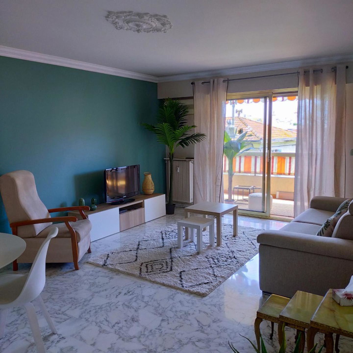 Grand 2 Pièces à 4mns De La Plage - Cros de Cagnes
