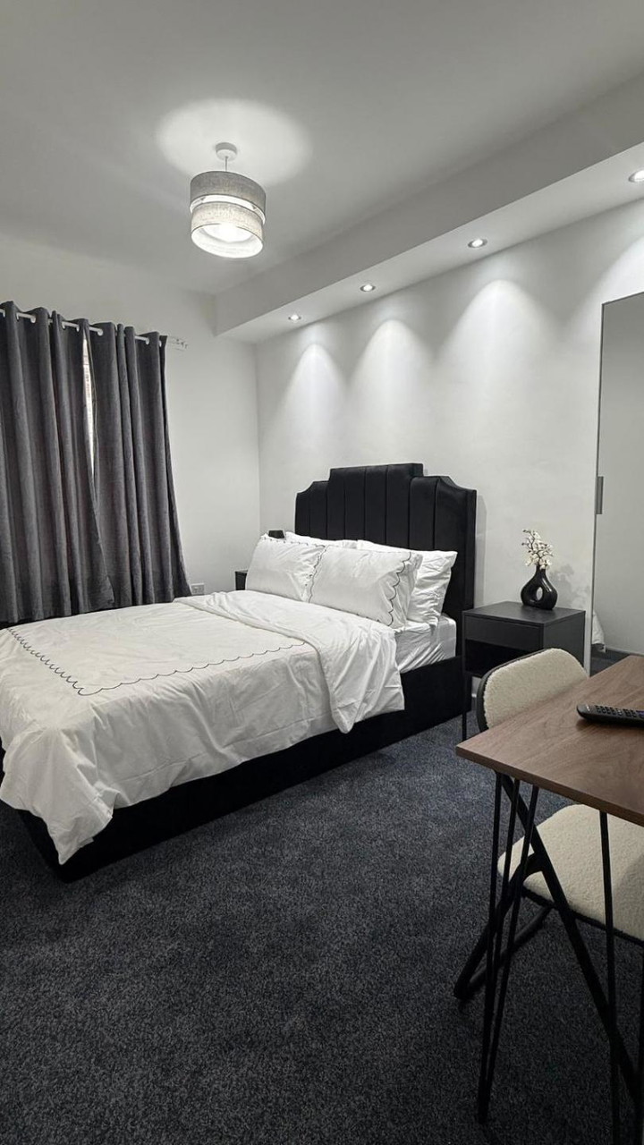 Modern Apartment Close To City Centre - Oldham