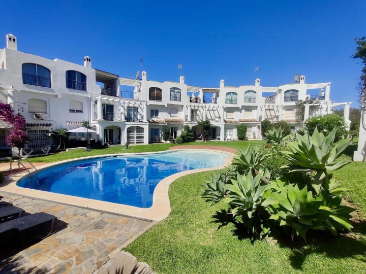 Relaxed Retreat With Pool - Casares