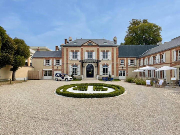 Les Suites Bb, Champagne Besserat De Bellefon - Ay