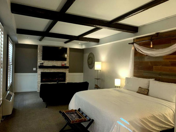 Cedar Stables Inn & Suites - Sandusky, OH