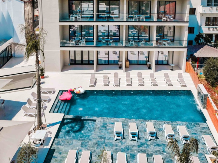 Central Park Premium Hotel - Ksamil
