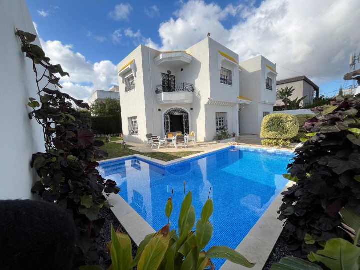 Luxurious Villa With Pool In La Soukra, Ariana - Tunis