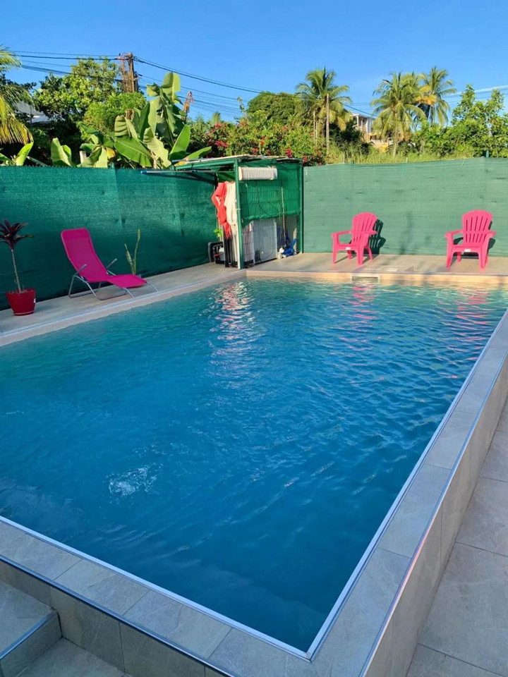 Maison Charmante à Petit-bourg Avec Piscine Partagée - Guadeloupe
