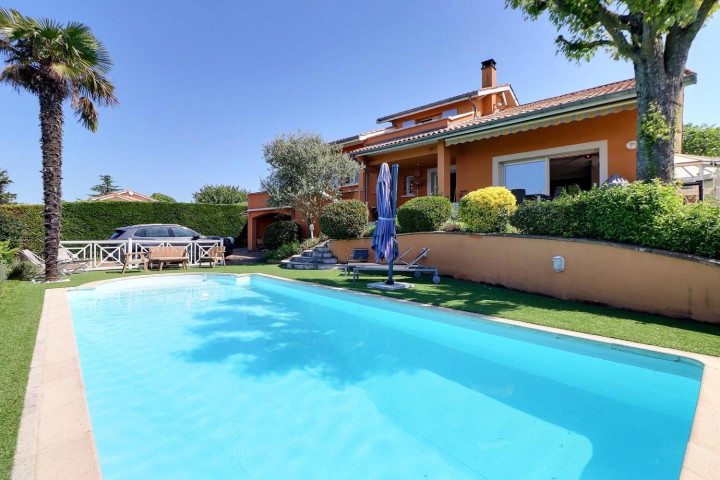 Villa Palmera - Maison Dexception Avec Piscine Et Vue Panoramique - Meyzieu