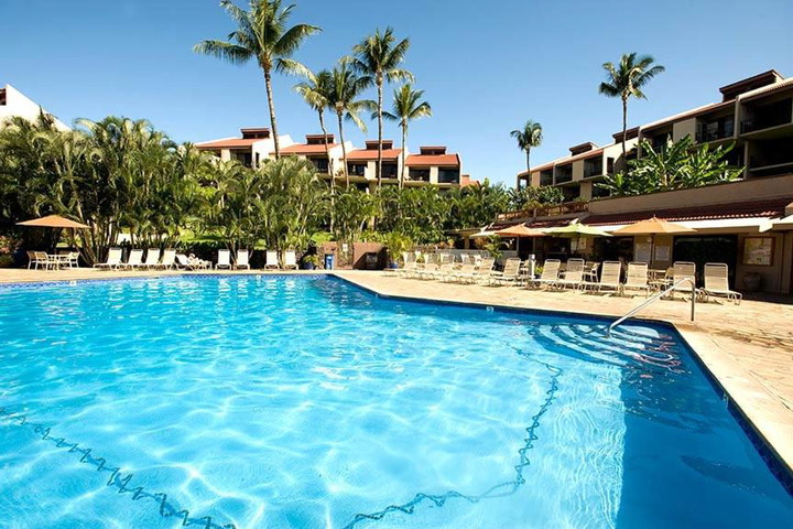 Beachfront Bliss Walk To Sand Pool Restaurants - Maui, HI