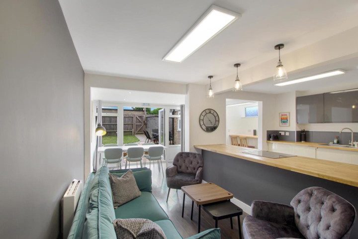 4br Spacious Home, Garden & Parking, Contractor - Hemel Hempstead