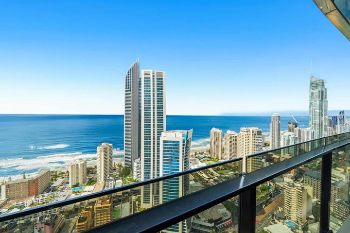 Level 43 Sky High 3br Ocean View Apartment - Surfers Paradise