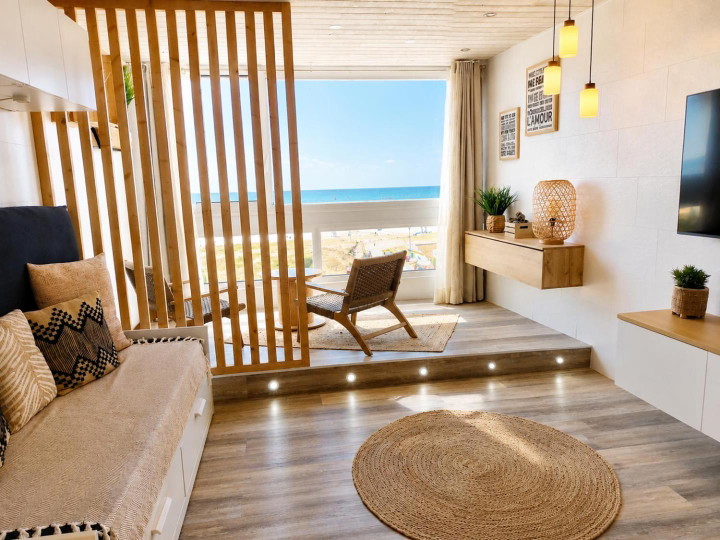 Magnifique Studio Face Mer Avec Place Privative. - Jura