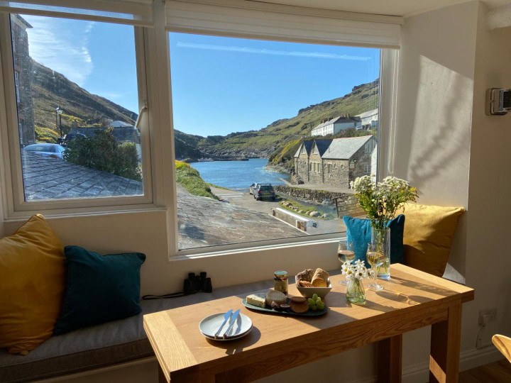 Harbour Light - Boscastle
