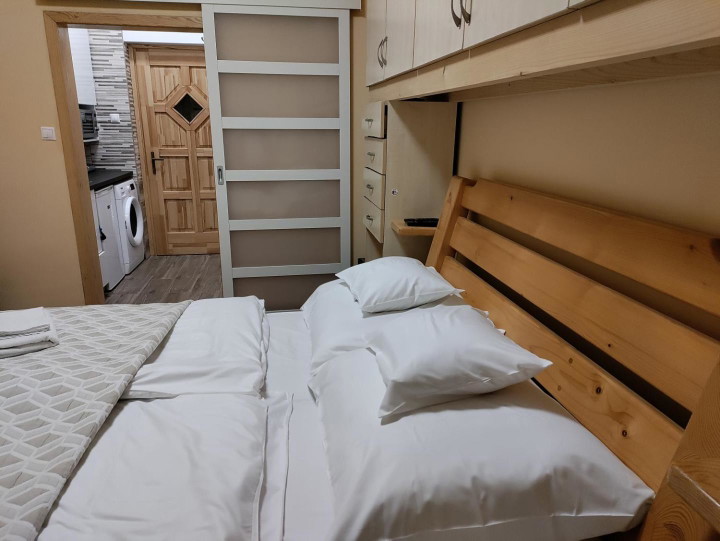 Damjanich Apartman - Hungary