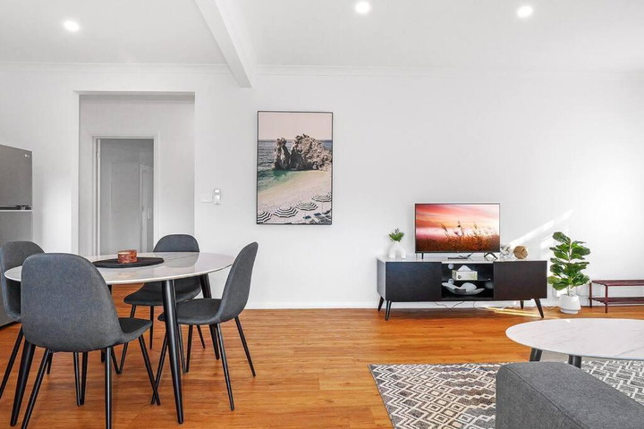Nth Central 3br - Split Systems Throughout & Wifi - Shepparton