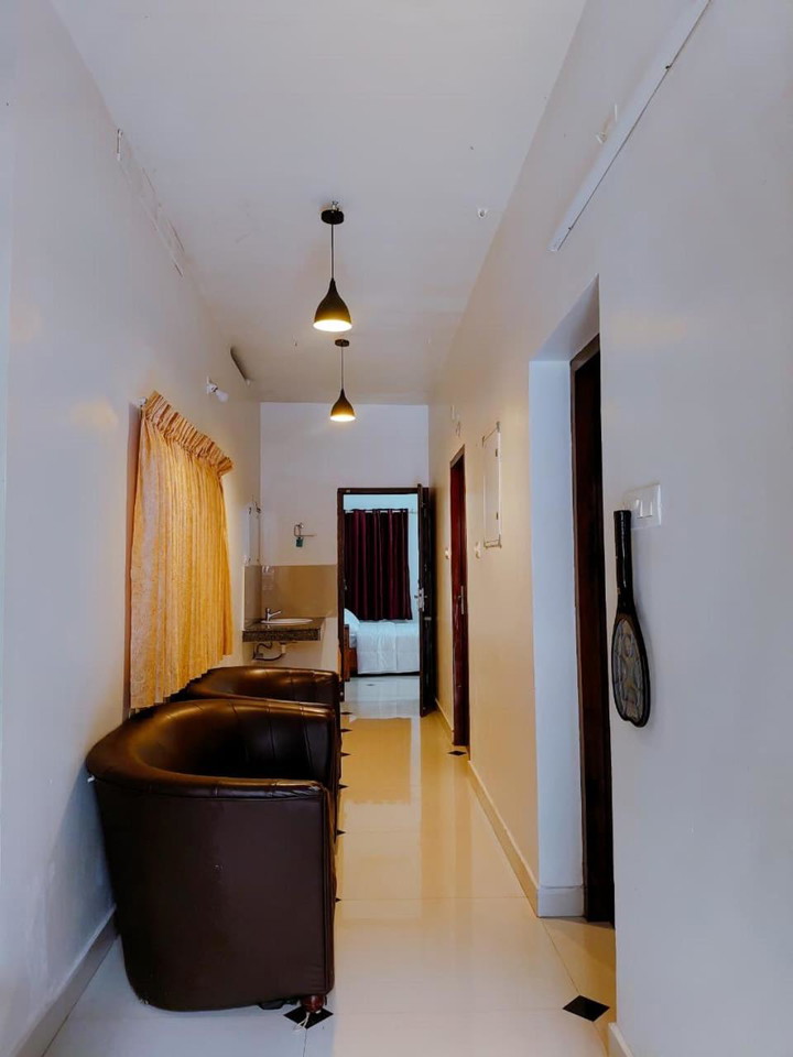 J & J Residential Homestay - Kovalam