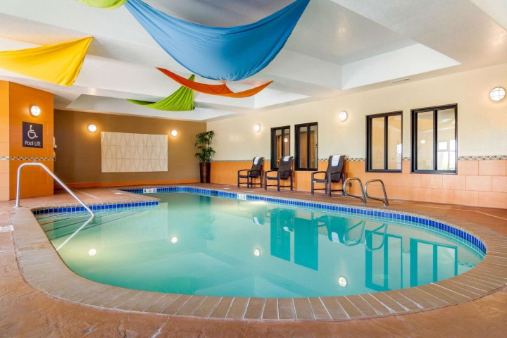 Comfort Inn & Suites Brighton Denver Ne Medical Center - Brighton, CO