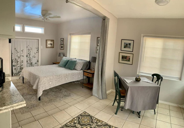 Studio With Queen Bed, Pets Ok, 3 Min To Farmers Mkt - Las Cruces, NM