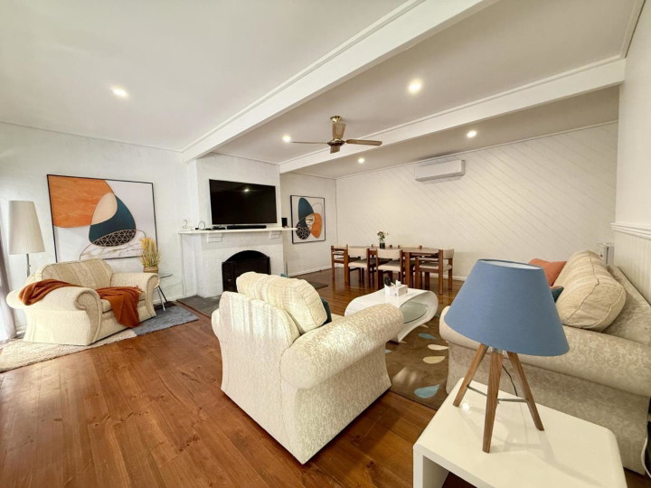 Capelink Beach House-atop Prestigious Oliver's Hill - Frankston