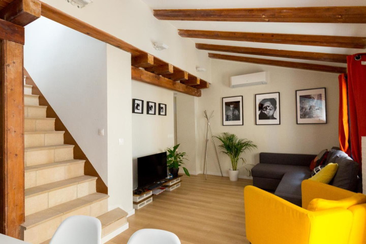 Ca3 - Duplex De Dos Dormitorios En El Centro Histórico Con Garaje - Zaragoza