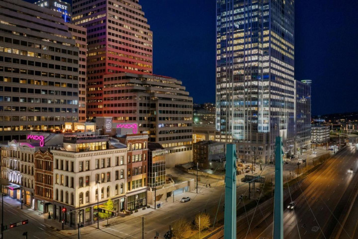 Moxy Cincinnati Downtown - Cincinnati