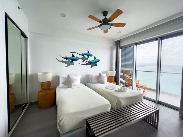 Blue Fins - A Sky Harbour Oceanfront Twin Suite - Bahía Montego