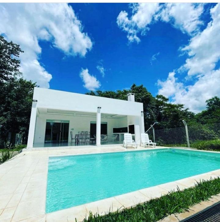 Villa San Nicolás Con Piscina - Paraguay