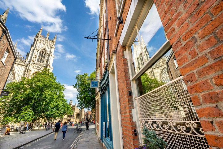 19 High Petergate - Next To York Minster - York
