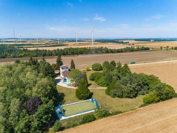 Crazy Villa Radar 89 - Heated Pool - Multisports Field - 2h Paris - 30p - Auxerre
