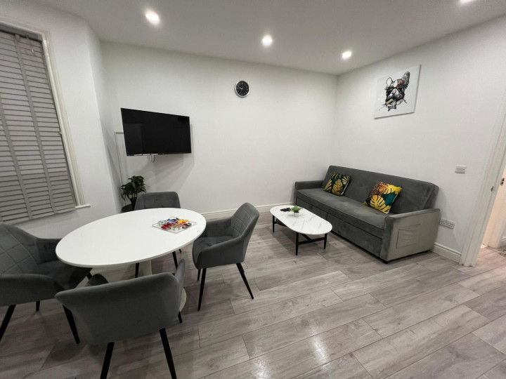 F4 Luxury Stays One Bed Apartment With Parking - Chingford