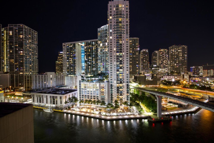 Comfort Inn & Suites Downtown Brickell-port Of Miami - Miami Beach, FL